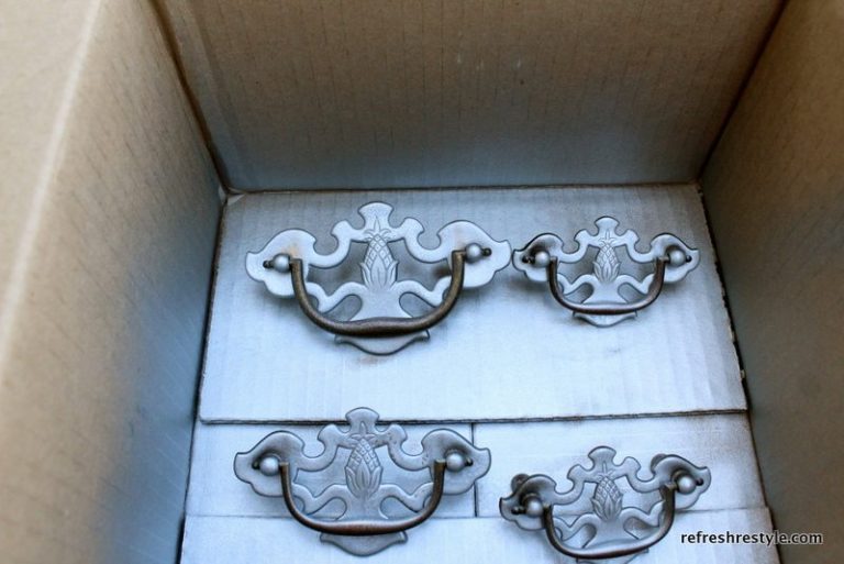 How to Spray Paint Hardware - Refresh Restyle
