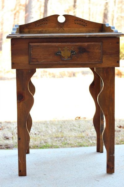 Curvy Little Side Table Makeover - Refresh Restyle