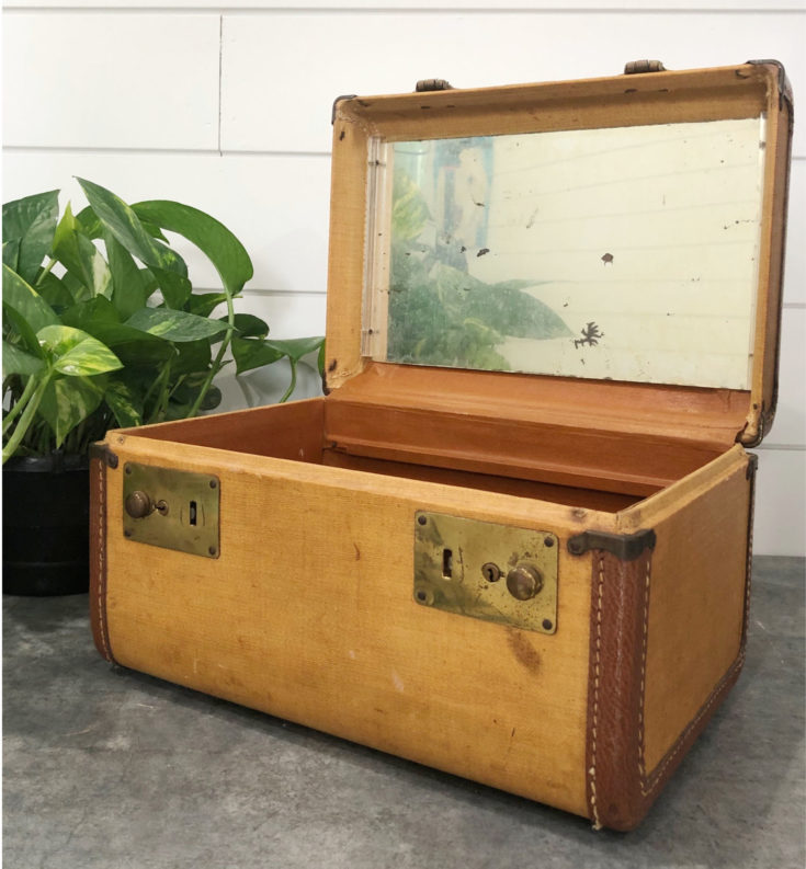 Vintage Train Case Makeover- Old Makeup Case | Refresh Restyle